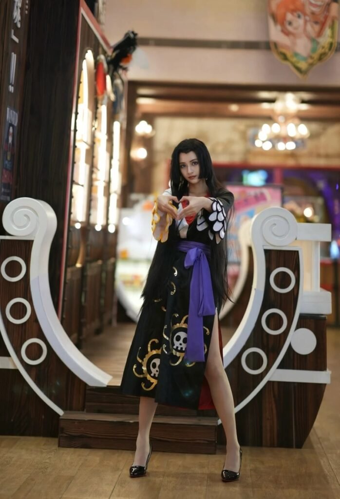 BST 130+ ảnh Boa Hancock cosplay quyến rũ "hết nước chấm"